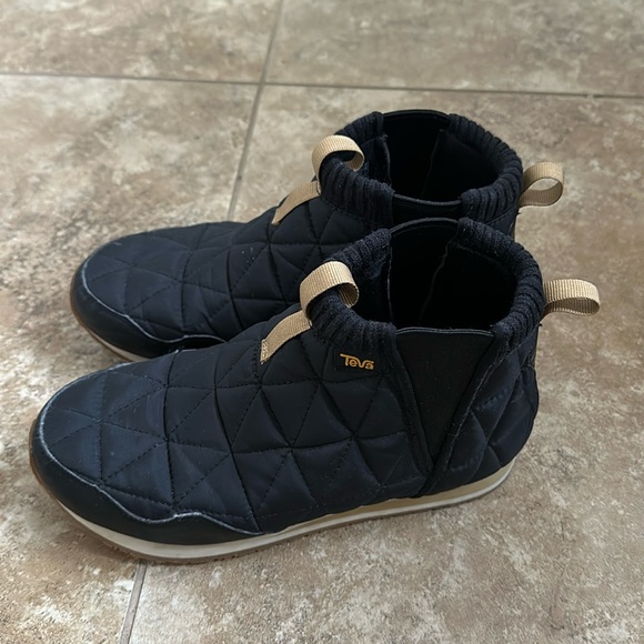 Teva | Shoes | Teva Womens Reember Mid Shoe In Black | Poshmark